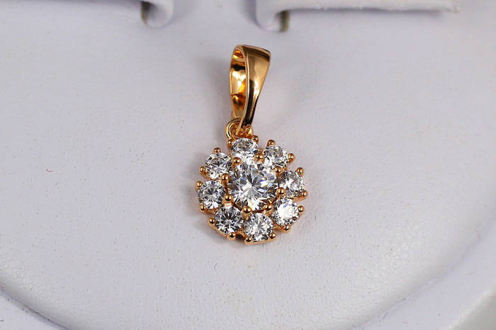Купити Кулон Xuping Jewelry незабудка з білих фіанітів 9 мм золотистий, ціна 100 ₴ - Prom.ua (ID ...