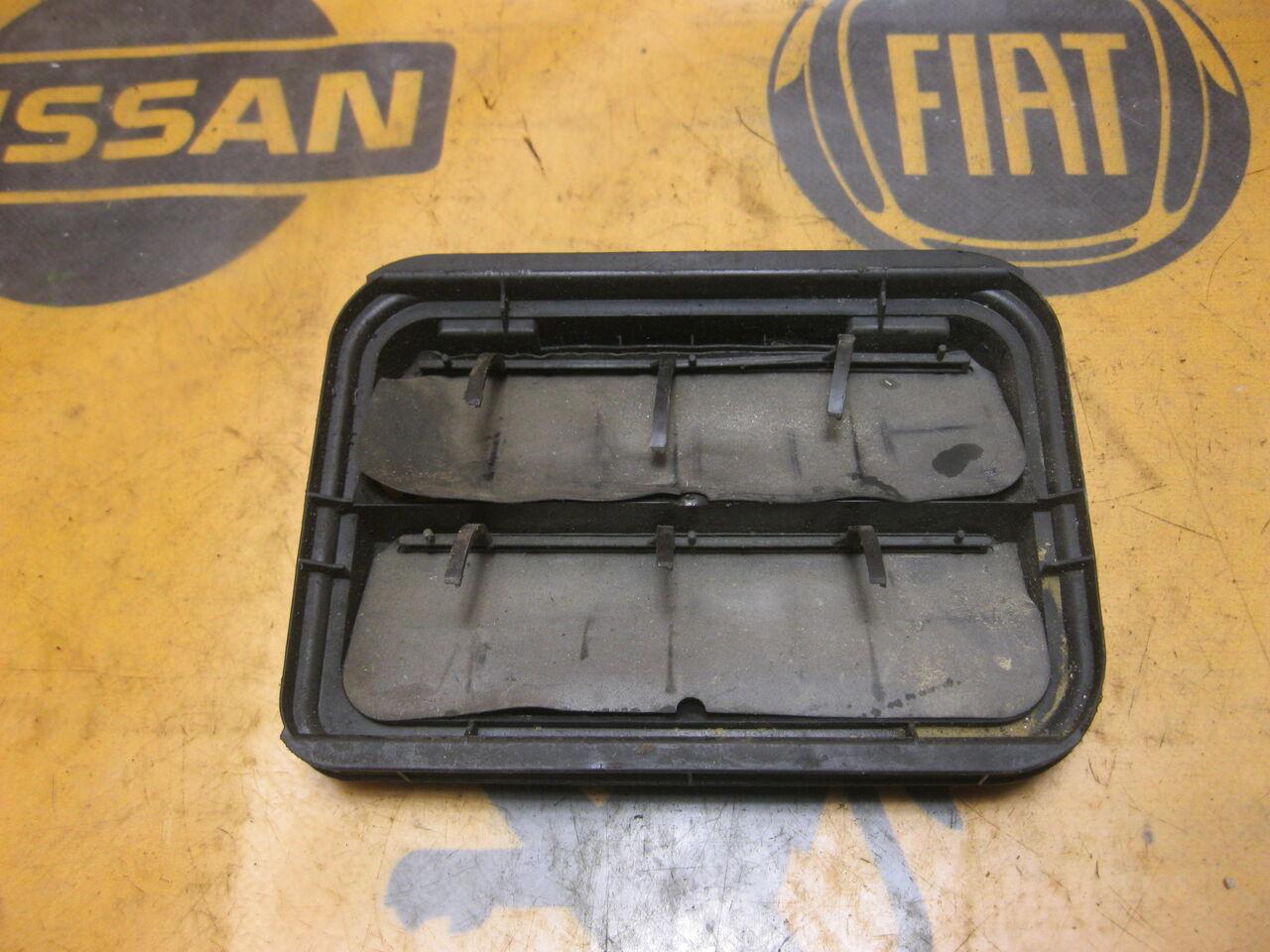 Купить Б/У Решетка вентиляционная (дефлектор) RENAULT LOGAN Dacia Logan ...