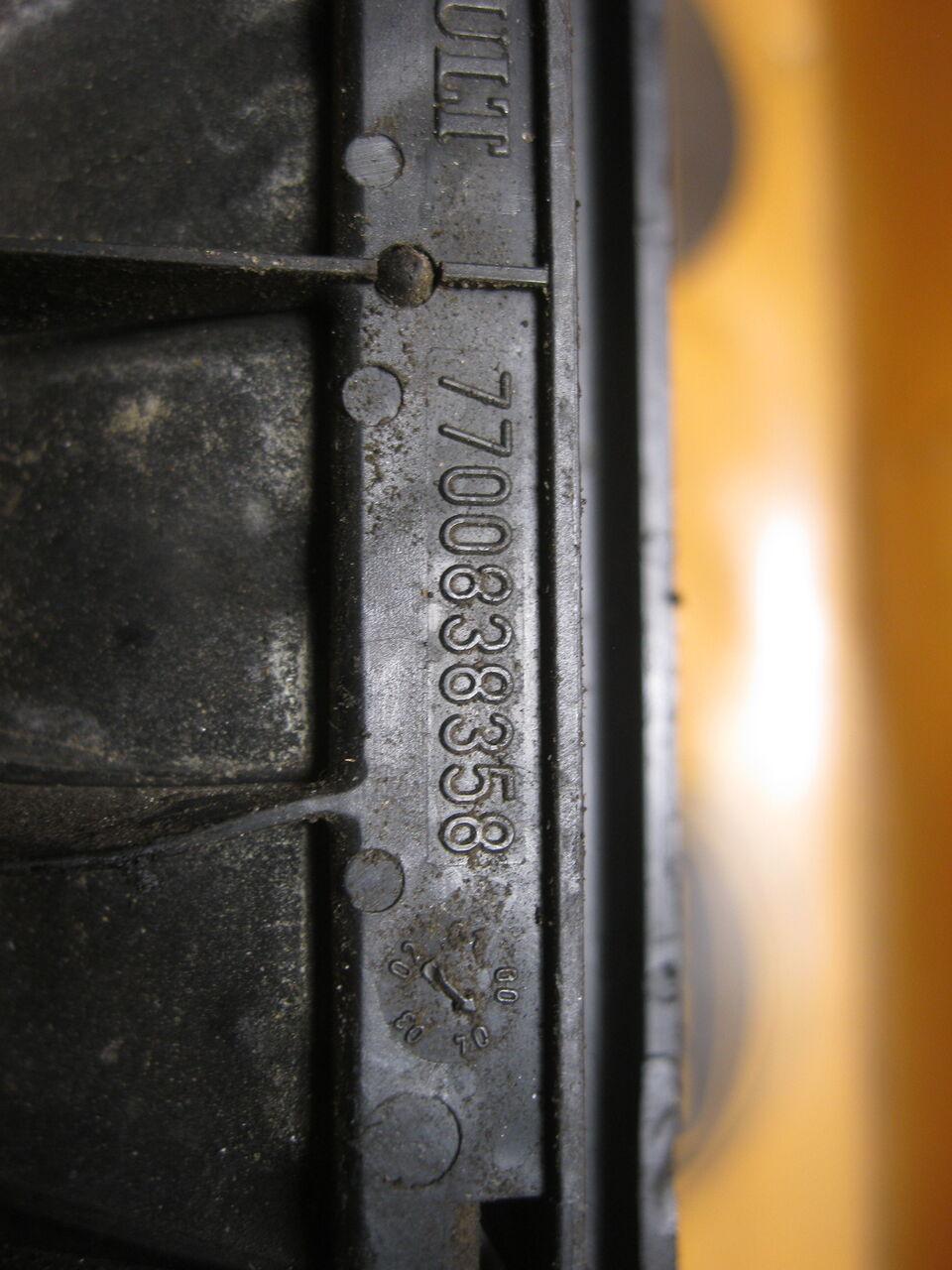 Купить Б/У Решетка вентиляционная (дефлектор) RENAULT LOGAN Dacia Logan ...