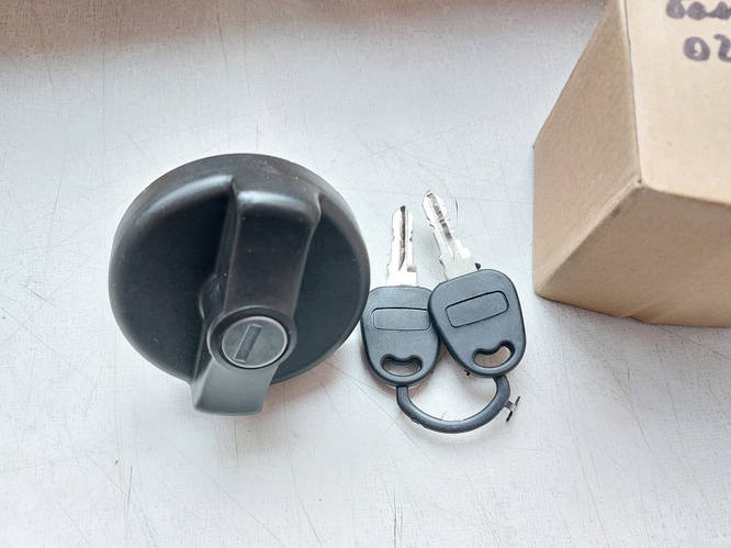 Крышка топливного бака Fiat Ducato 244, Peugeot Boxer, Citroen Jumper ...
