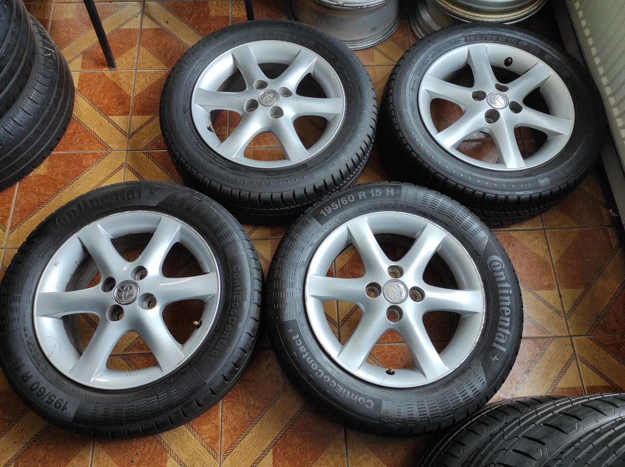 Диски Оригінал Toyota 4/100 R15 6j Et45 195/60 R15 — Купити Недорого на ...