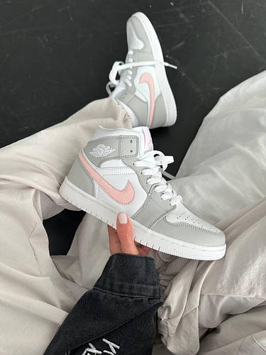 Купить Женские кроссовки NIKE AIR JORDAN RETRO 1 LIGHT GREY / PINK ...