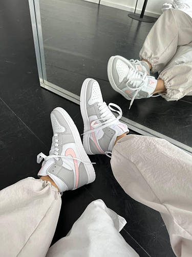 Купить Женские кроссовки NIKE AIR JORDAN RETRO 1 LIGHT GREY / PINK ...