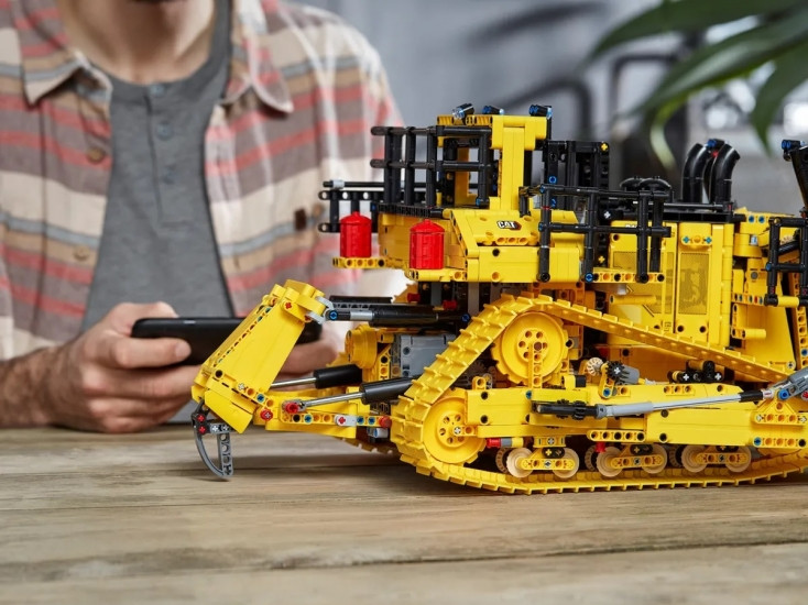 Купить LEGO Конструктор Лего Technic Бульдозер Cat D11 на пульті ...
