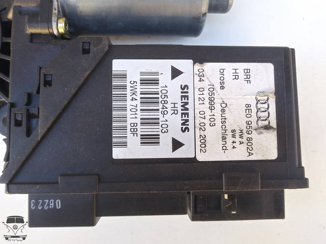 Моторчик электро стеклоподъемника задний (правый) (8E0 959 802 A) Ауди ...