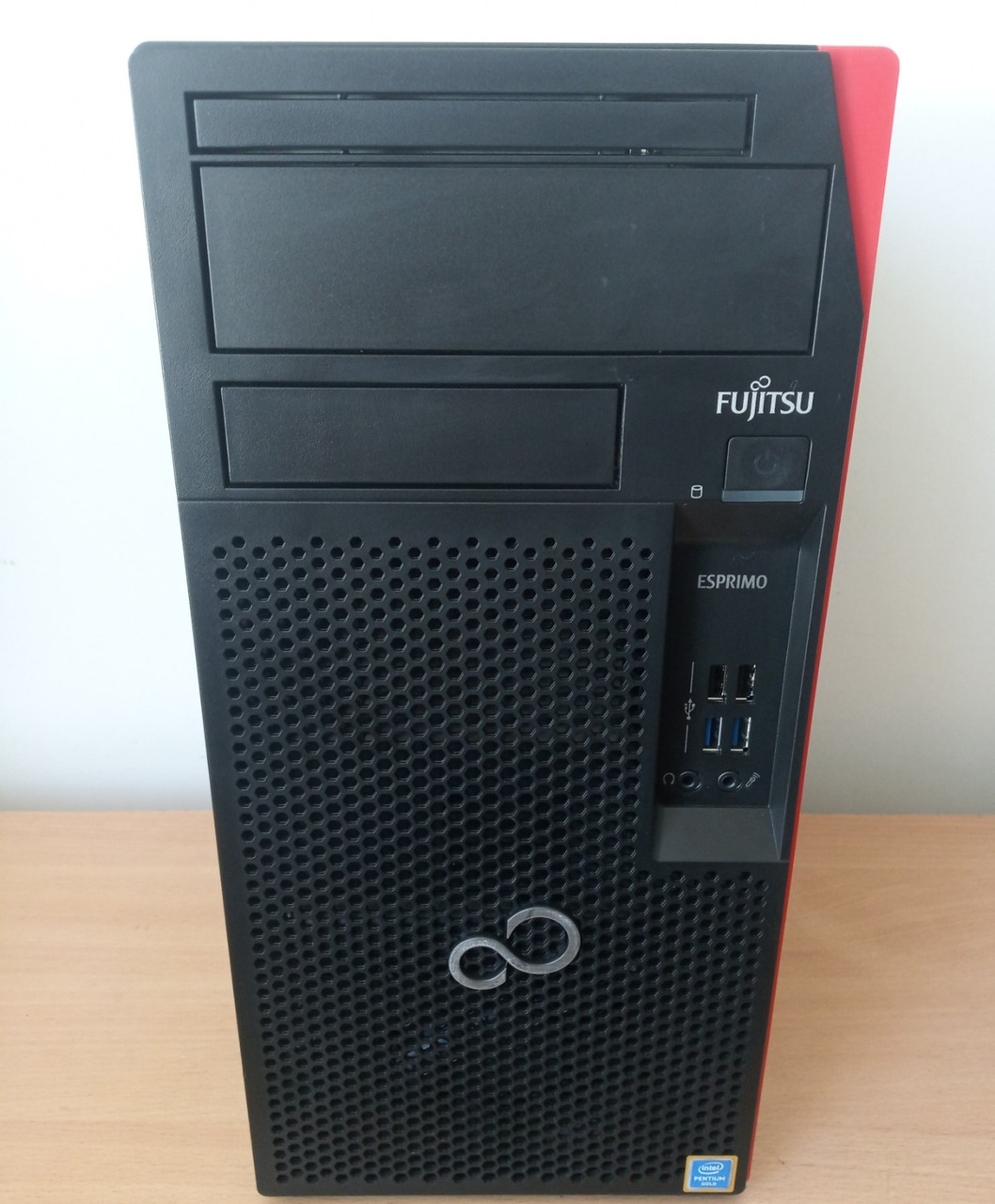 Компьютер 8-9G Fujitsu ESPRIMO P558 MT G5600/ddr4 8Gb/UHD610 2Gb/USB3.0 ...