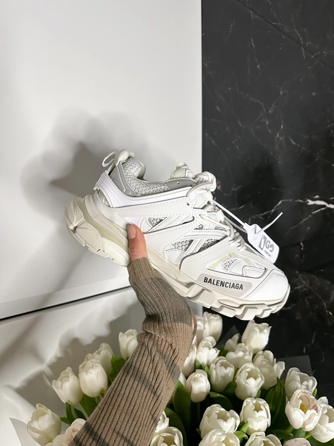 Купить Track White Premium 39, цена 4470 ₴ — Prom.ua (ID#1834857946)