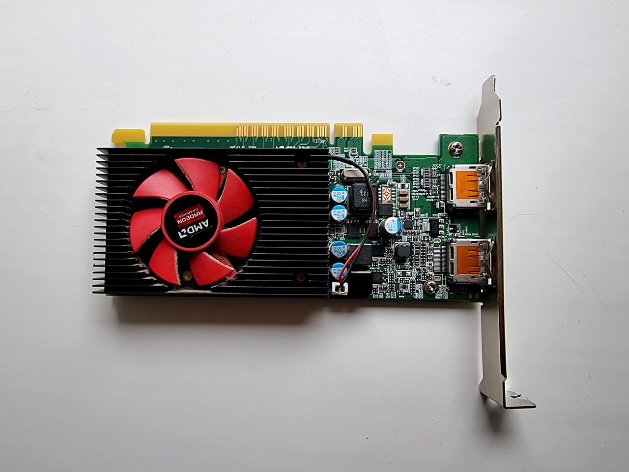 Видеокарта Radeon R5 430 2GB GDDR5 4K DX12 2x Display Port любой ...