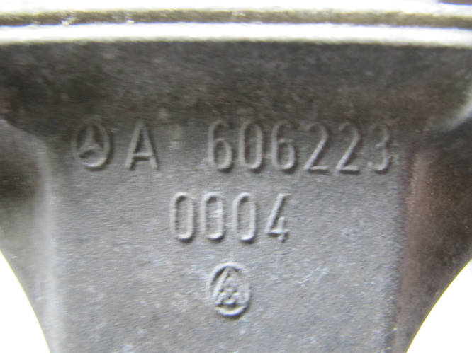 Купить Кронштейн двигателя левый Мерседес Mercedes-Benz W210 3.2 CDI ...