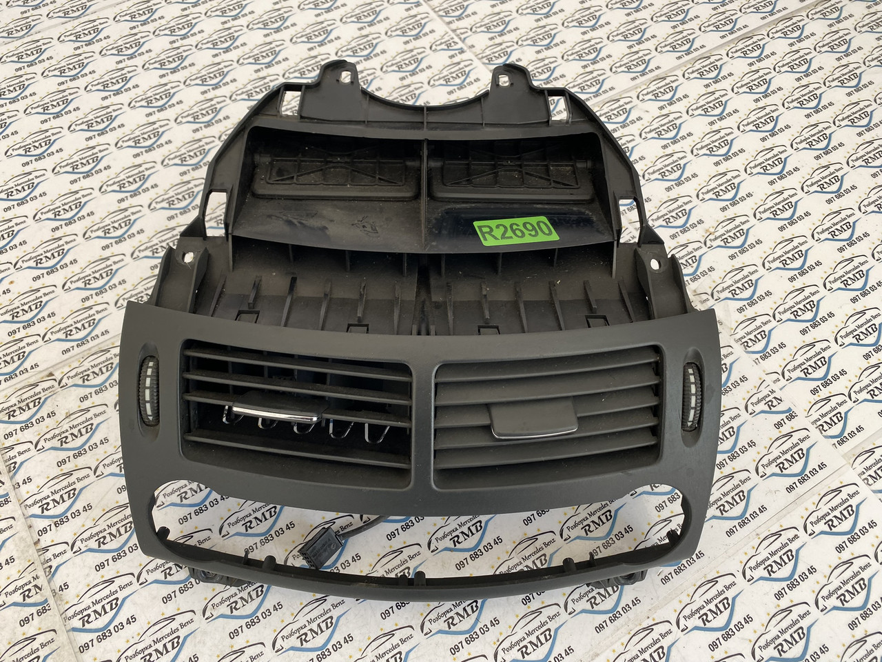 Центральний повітропровід в торпедо Mercedes-Benz W211, A2118301854 (ID ...