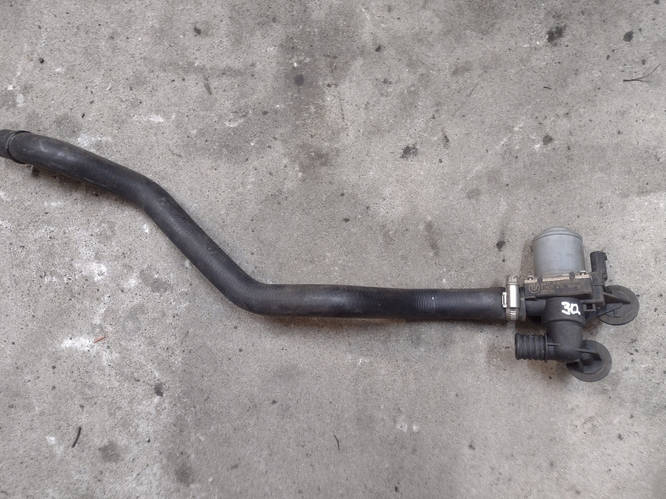 Клапан опалювача BMW E39 E46 E52 E83 8369805 кран печива БМВ е39 е46 ...