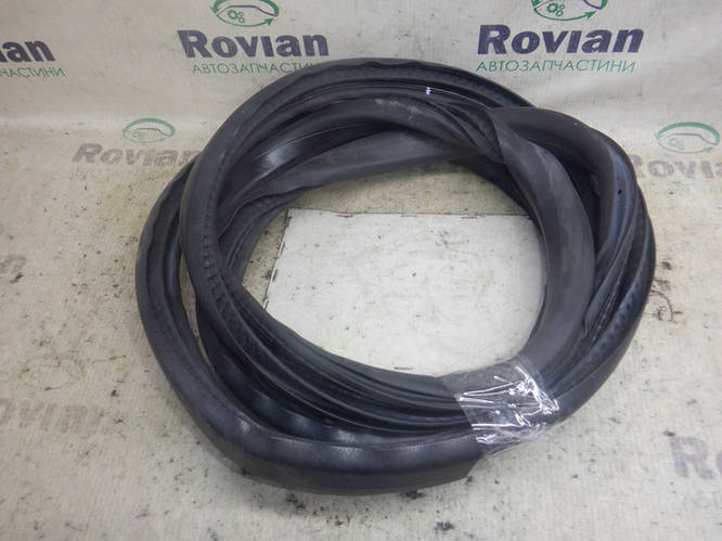Купить Уплотнитель двери передний (Хетчбек) Renault MEGANE 3 2009-2013 ...