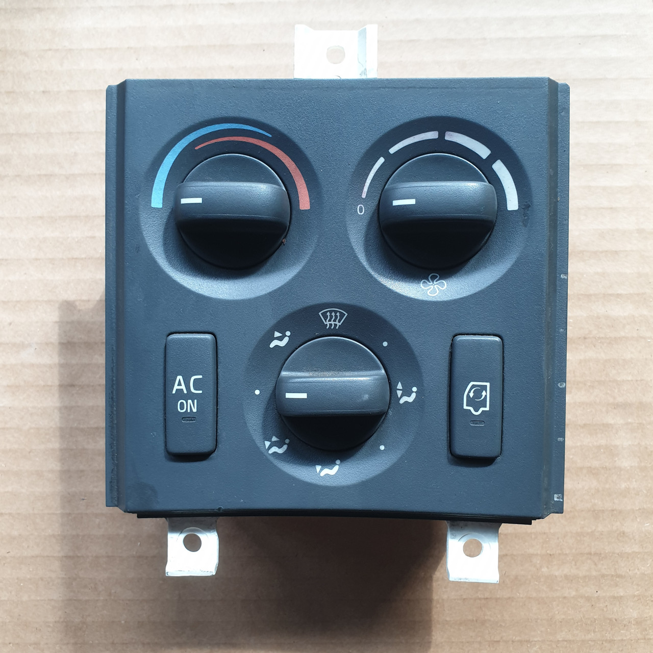 Блок управления кондиционером VOLVO FH FM 20508581 : 20508582 (ID ...