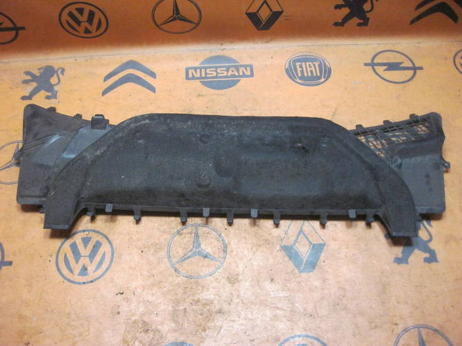 Б/У Пластик под лобовое стекло ( Воздухозаборник ) MERCEDES-BENZ E ...