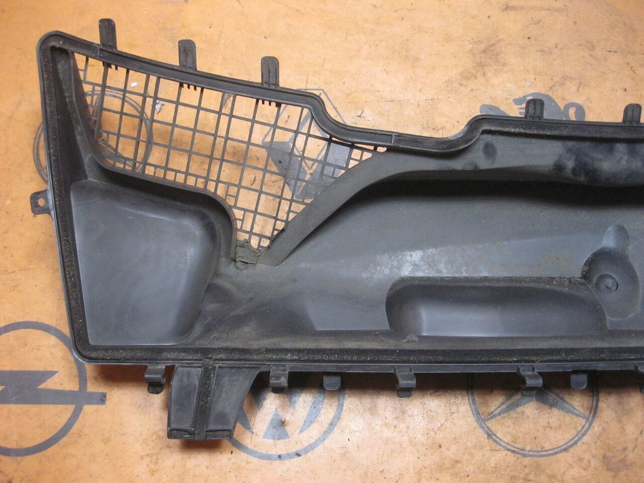 Б/У Пластик под лобовое стекло ( Воздухозаборник ) MERCEDES-BENZ E ...