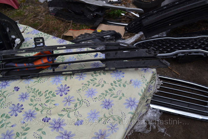 Решетка переднего бампера центральная Volvo S90 v90 оригинал 31383240 ...