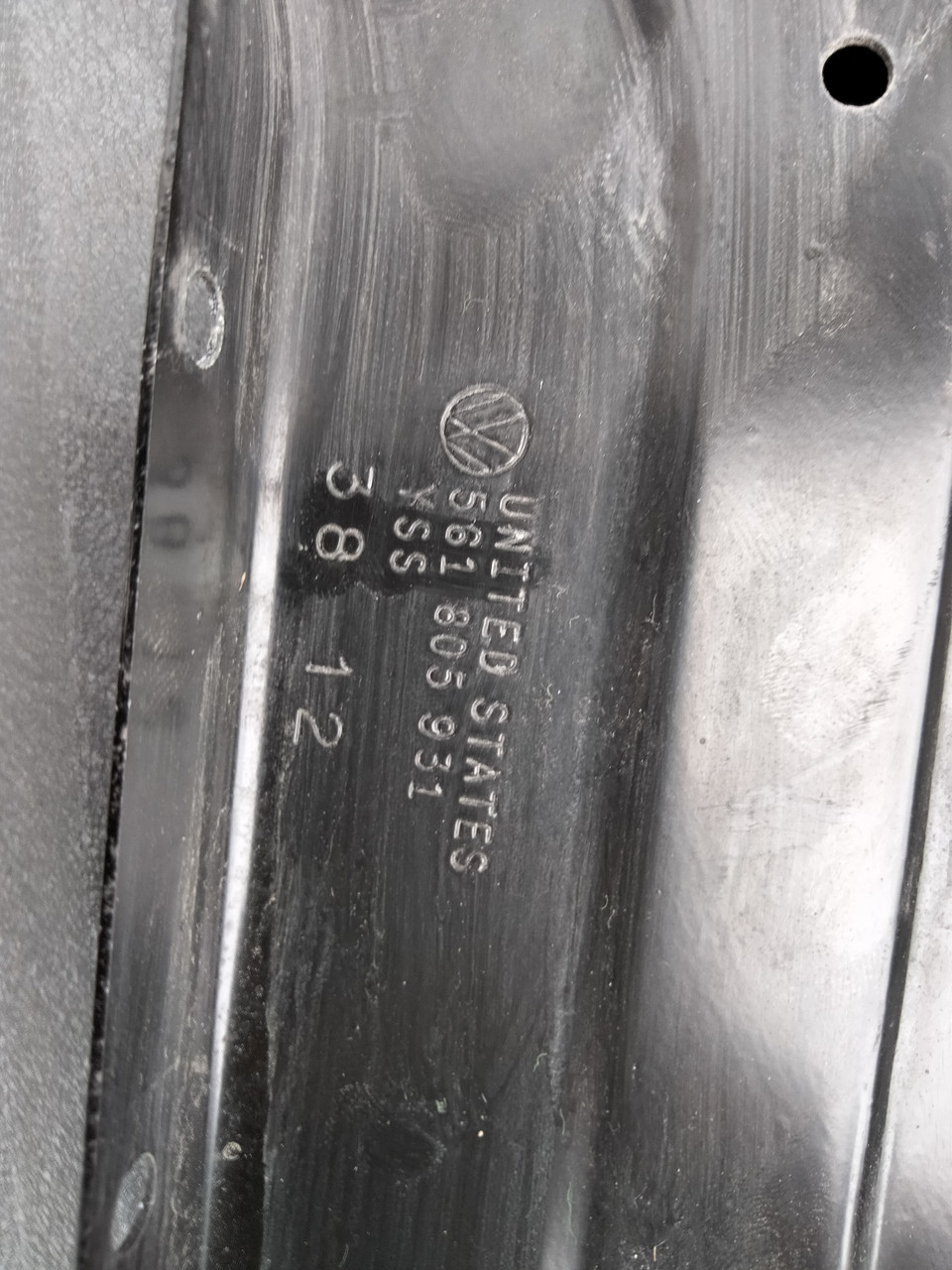 Купить Планка телевизора ресничка VW Passat b7 USA левая и правая 561 ...