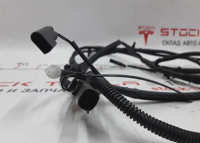 Купить Зап. части для авто Tesla. Электропроводка форсунок ...