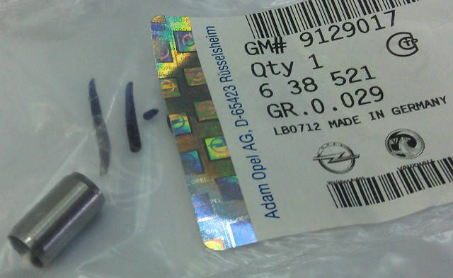 Купить Втулка (направляющая) крепления передней крышки масляного насоса ...