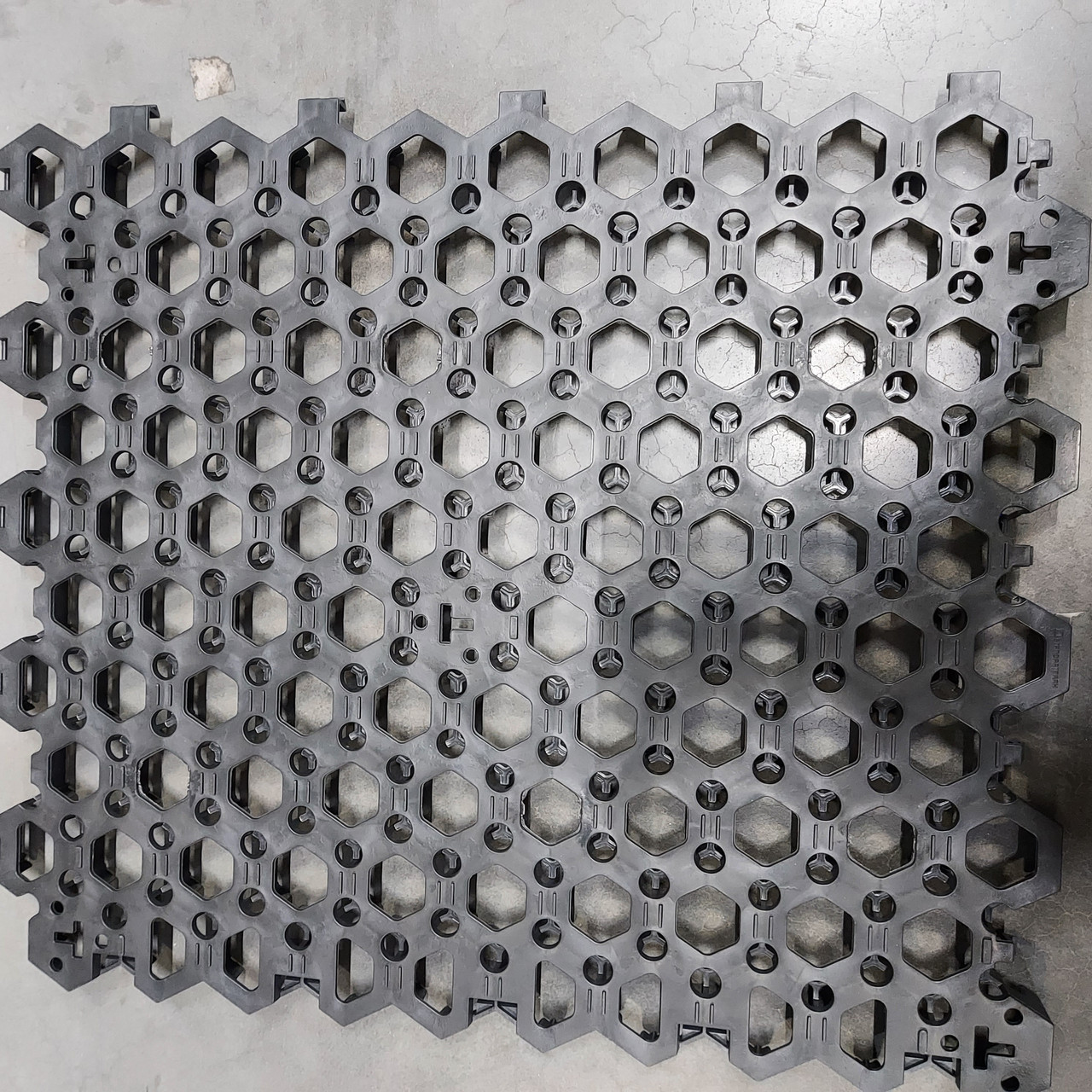 Решетка газонная HexPave (505мм *580мм *30мм) 0,29м2/шт, черная ...