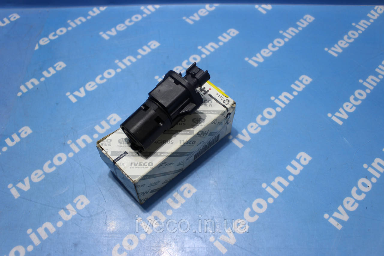 Кнопка підіймання й опускання кабіни Iveco Stralis 504026617: продаж ...