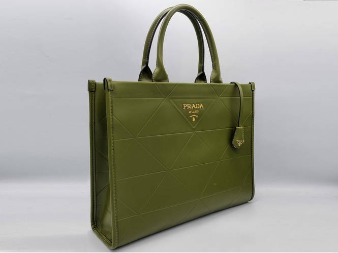 Сумка Prada шкіряна кольору хакі (ID#1862537281), ціна: 2999 ₴, купити на Prom.ua