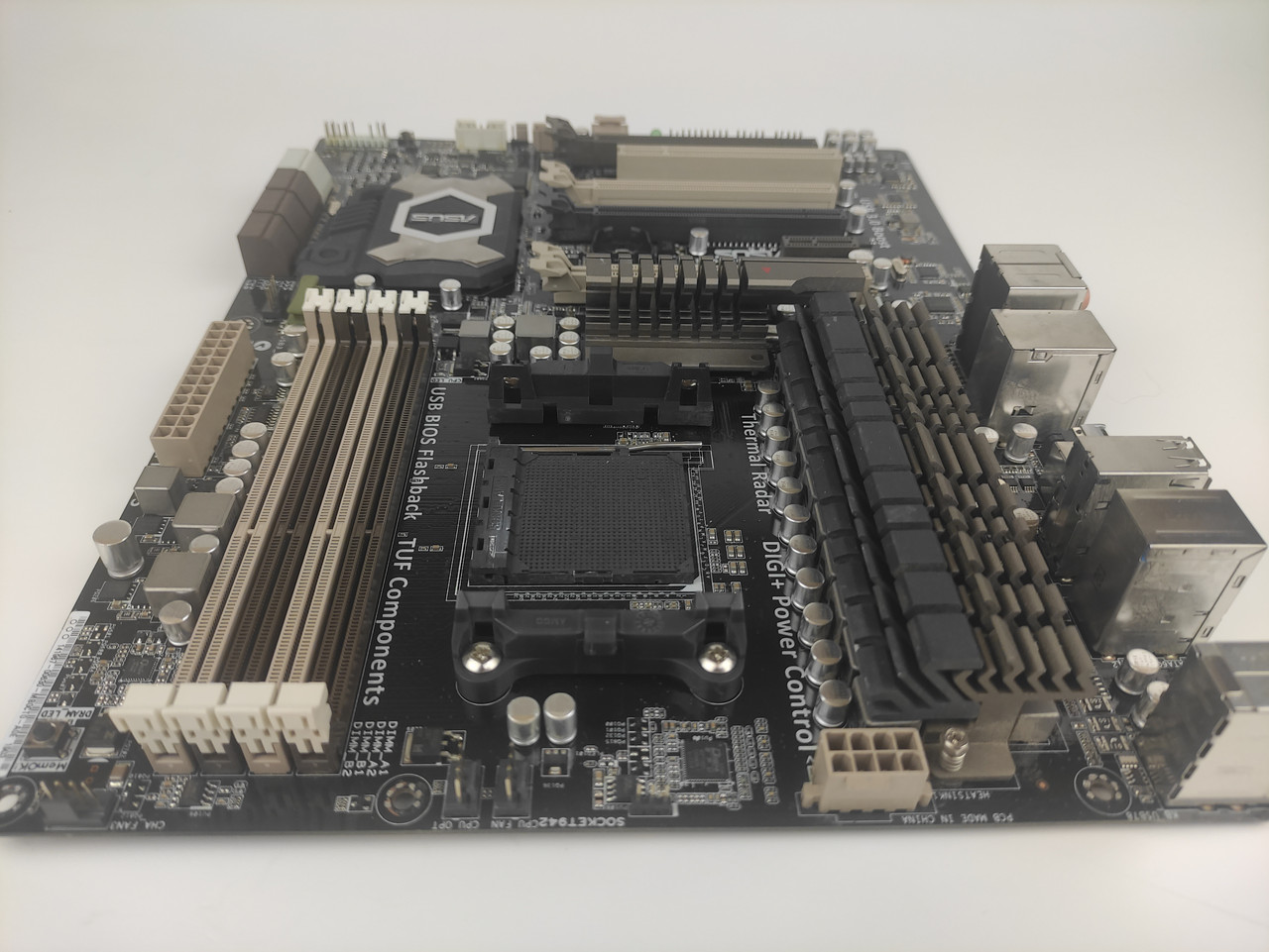 Материнська плата Asus Sabertooth 990FX R2.0 (sAM3+, AMD 990FX/SB950, 4 ...