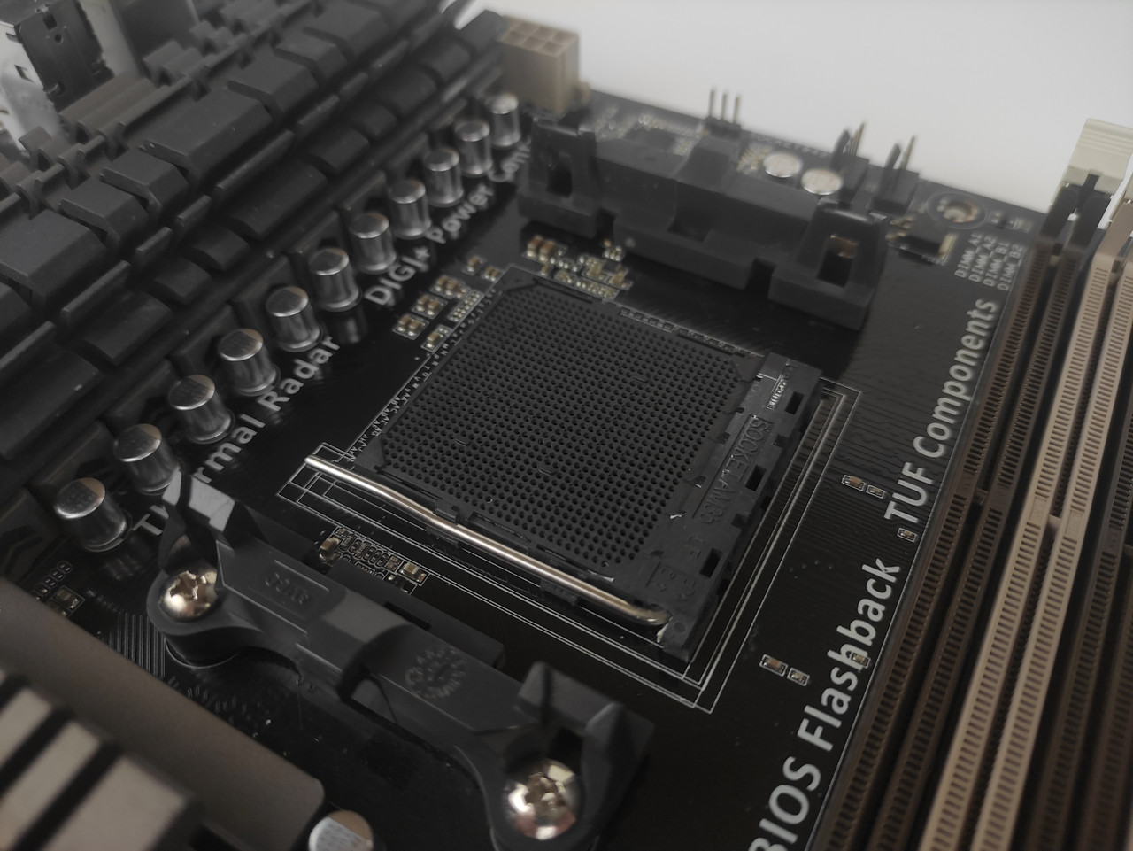 Материнська плата Asus Sabertooth 990FX R2.0 (sAM3+, AMD 990FX/SB950, 4 ...