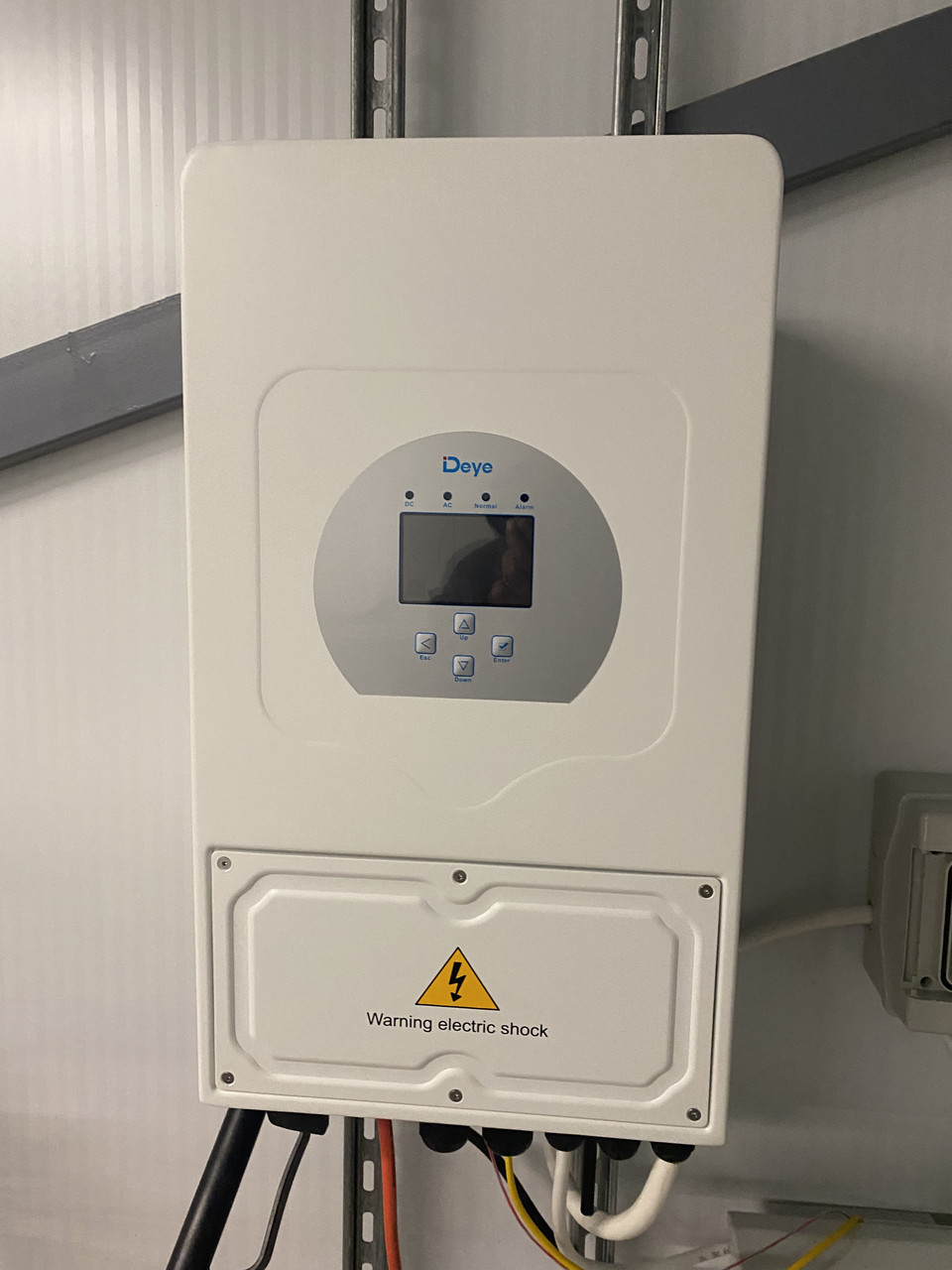 Гібридний інвертор Deye SUN-5K-SG03LP1-EU 5kW, 1Ф, 48V (ID#1733641450 ...