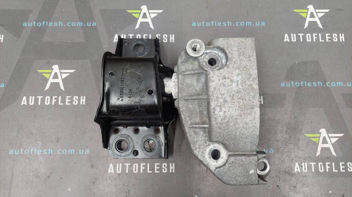 Подушка двигуна права / кронштейн двигуна 8200014931, 8200168002 ...