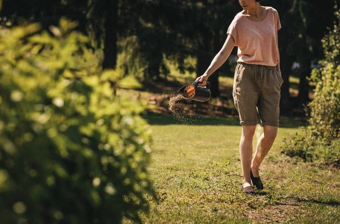 Купить Fiskars Сеялка ручная Solid, 30 см, 280гр (1057076), цена 699 ...