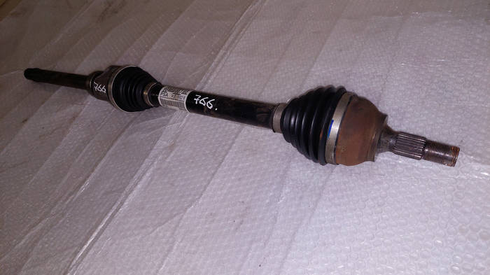 Citroen C3 Aircross піввісь, привід права сторона , 9808800780 ...