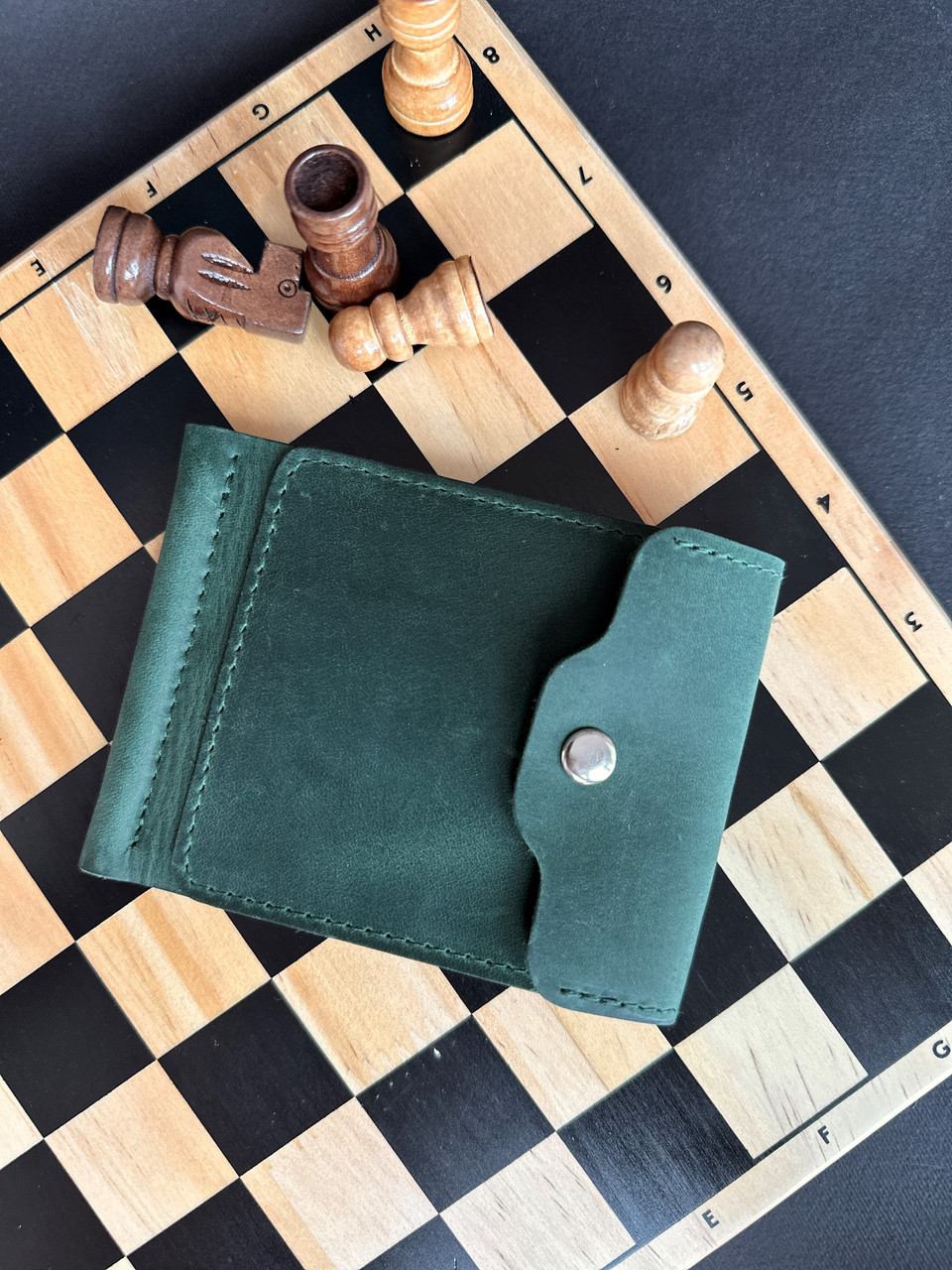 Затискач з відділами для кредитних карток на кнопці, матова шкіра Crazy ...