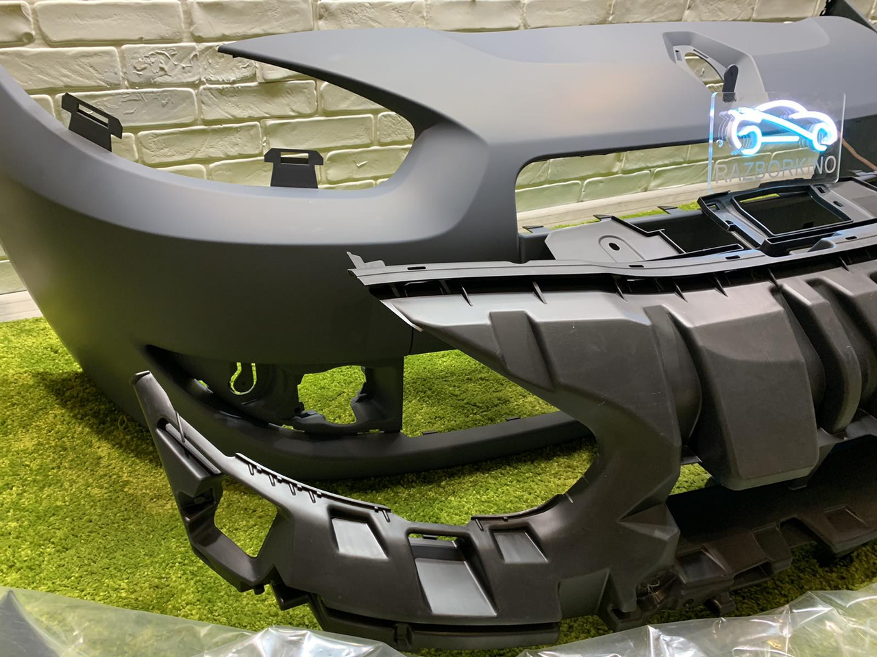 Купити Бампер передній Renault Fluence (2009-2013) Оригінал 620224834R ...