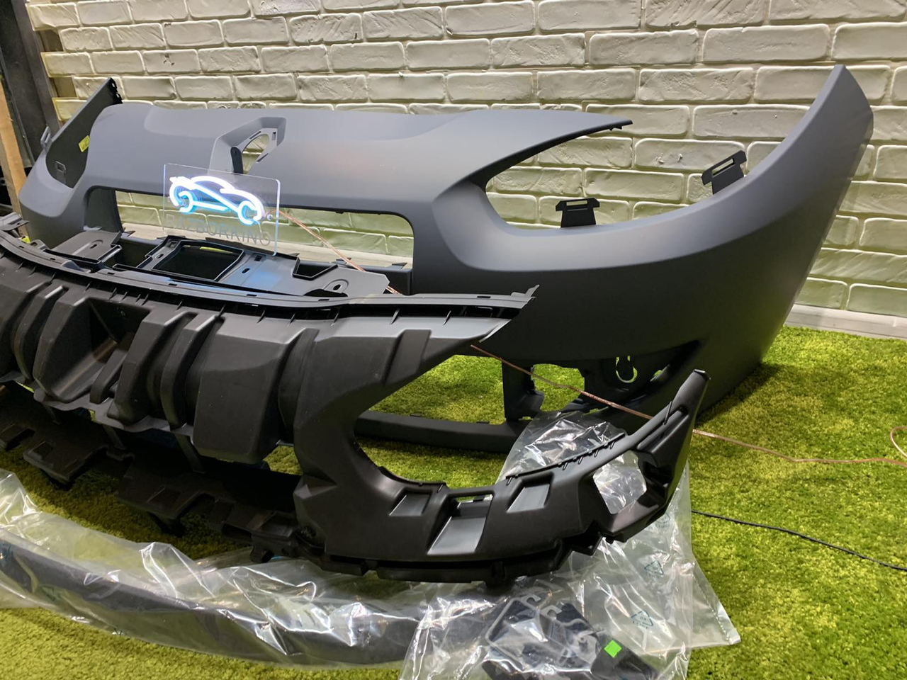 Купити Бампер передній Renault Fluence (2009-2013) Оригінал 620224834R ...