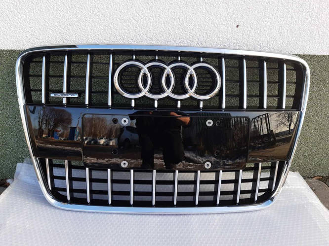 Решітка радіатора Audi Q7 стиль Audi SQ7 (чорна з хромованою окантовкою ...
