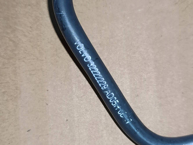 Купить Водяной патрубок Volvo XC90 V90 S90 II przelewowy под заказ 2-4 ...