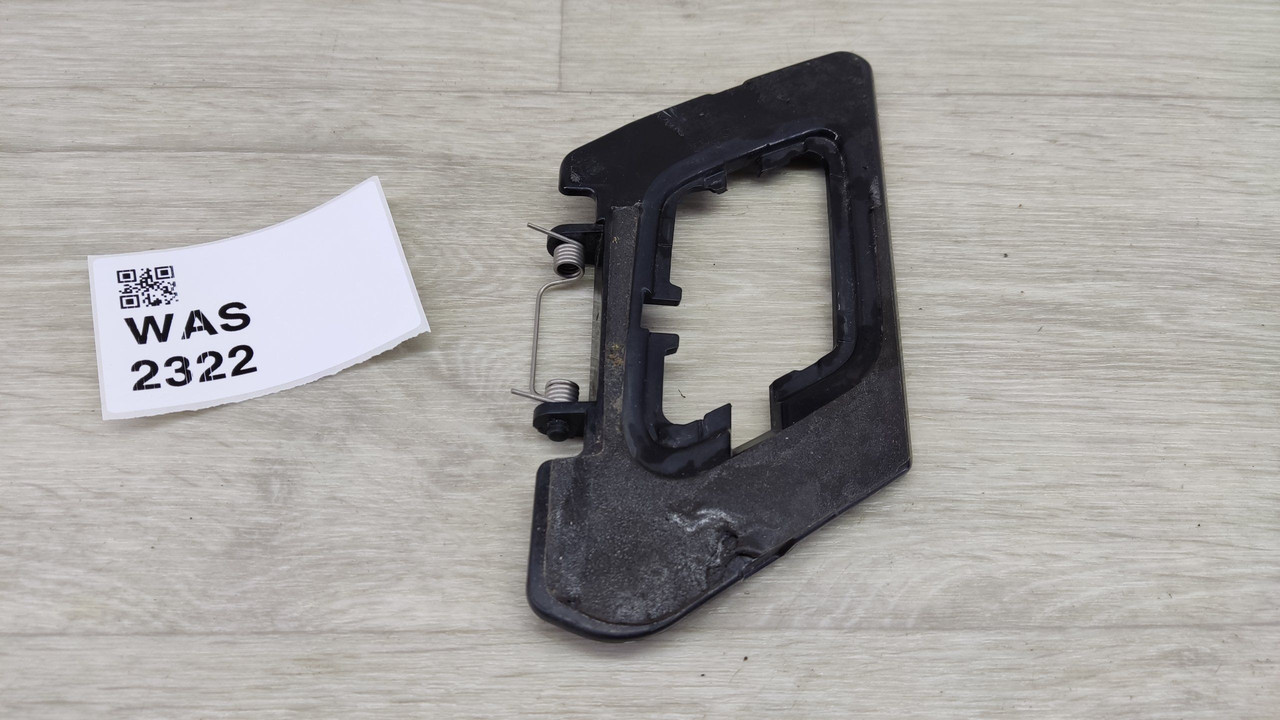 Купить Кронштейн кріплення направляюча форсунки омивача фари переднього ...