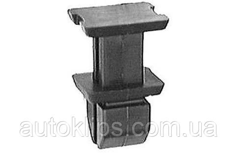 Клипса крепления обшивки багажного отделения W124, W202, W203, W210 ...