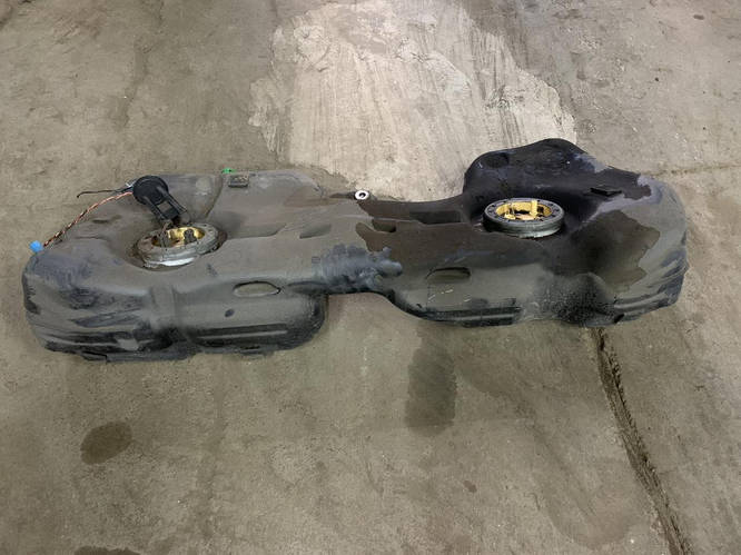 Купити Паливний бак BMW X1 E84 16117283802, ціна 2090 ₴ - Prom.ua (ID ...