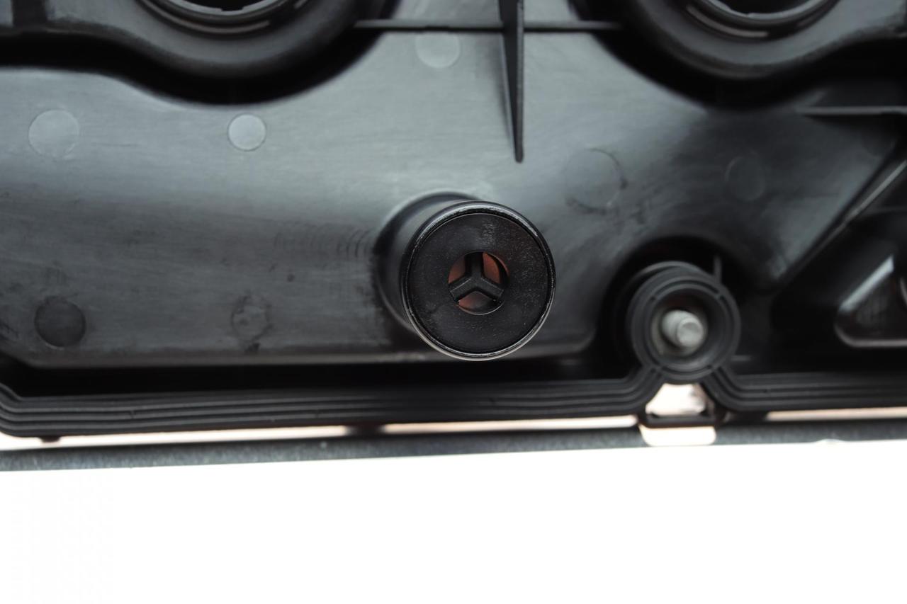Крышка клапанов VW T6 16- внутри OE 04L103469J (ID#1879642742), цена ...
