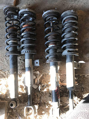 Стійка амортизатора в зборі передня ліва Chevrolet Volt 13-15 рест ...