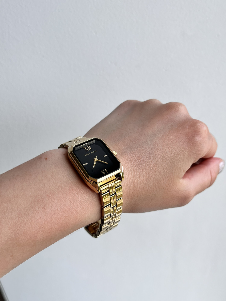 Are Calvin And Anne Klein Related Best Sale