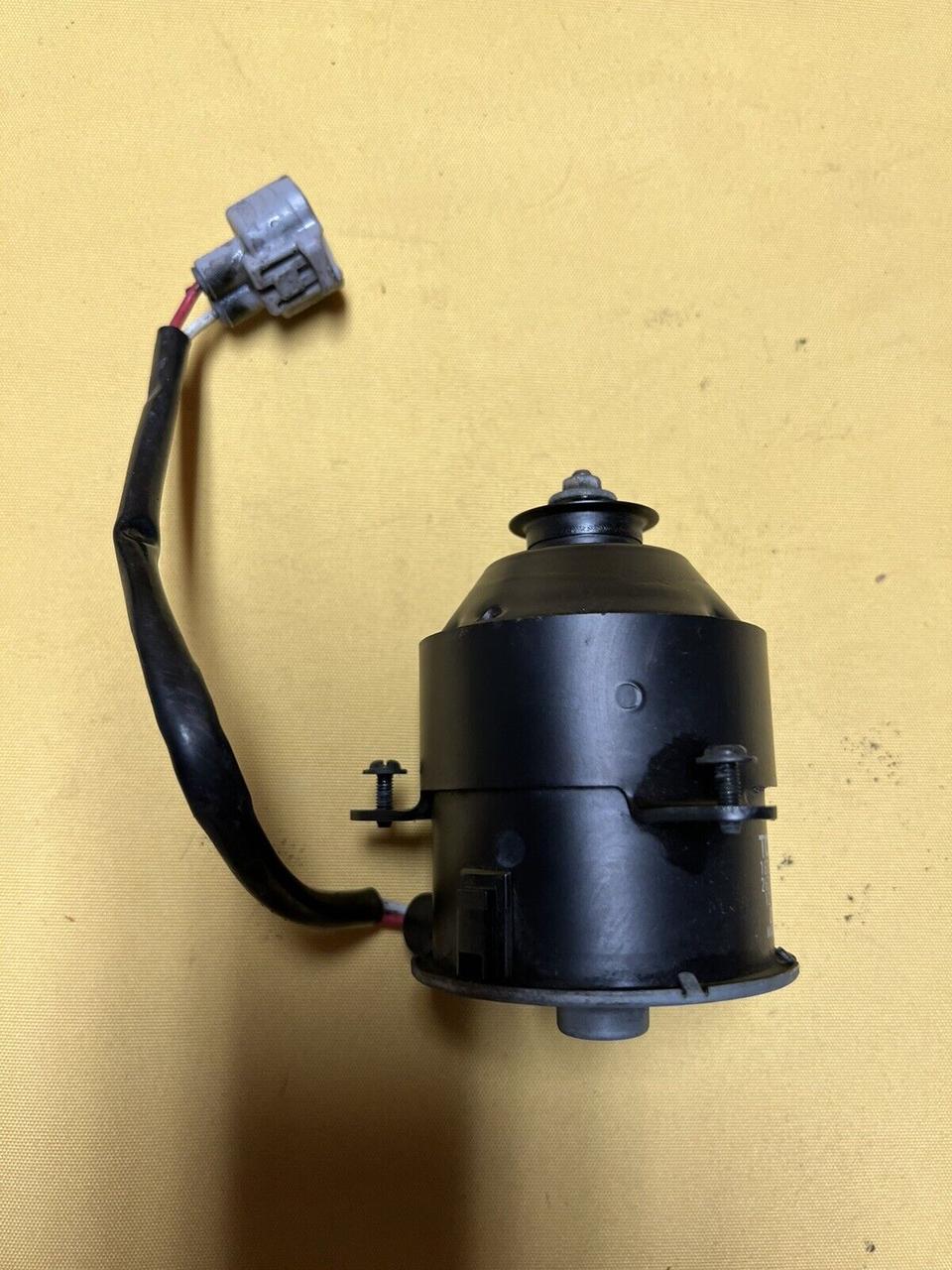 Купить Мотор вентилятора системи охолодження правий Toyota: Avensis ...