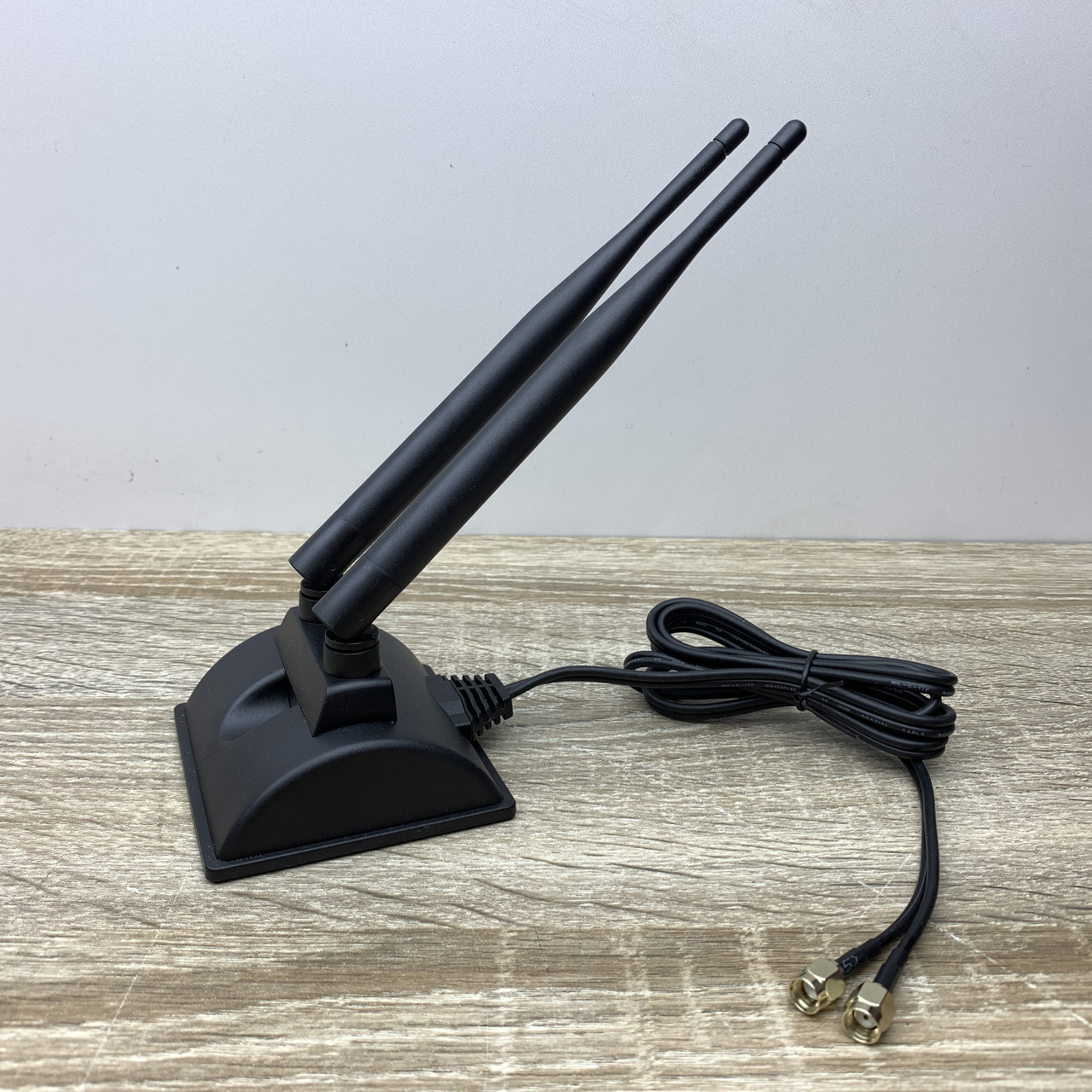 Антенна внешняя Wi-Fi 2.4/5GHz 6dBi На подставке, с кабелем 1,2м (SMA ...