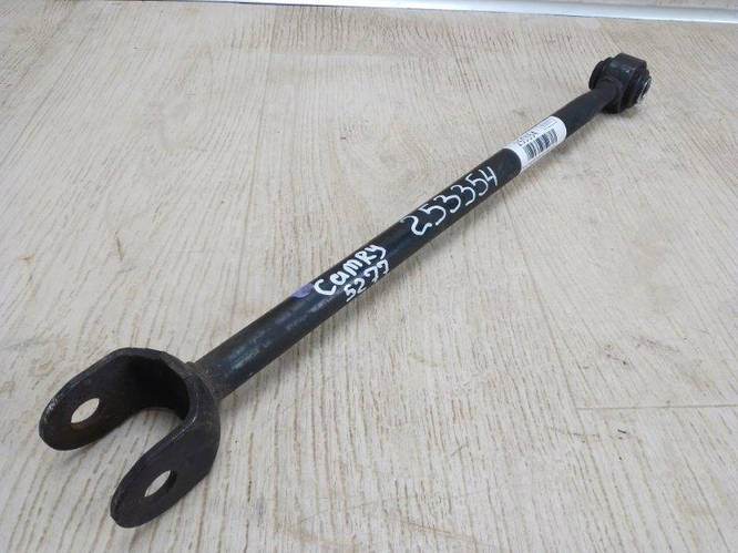Купить Рычаг задней подвески поперечный Toyota Camry 50 12-15 СЕДАН 2.5 ...