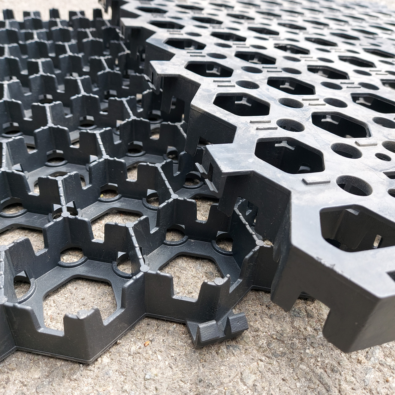 Решетка газонная HexPave (505мм *580мм *30мм) 0,29м2/шт, черная ...