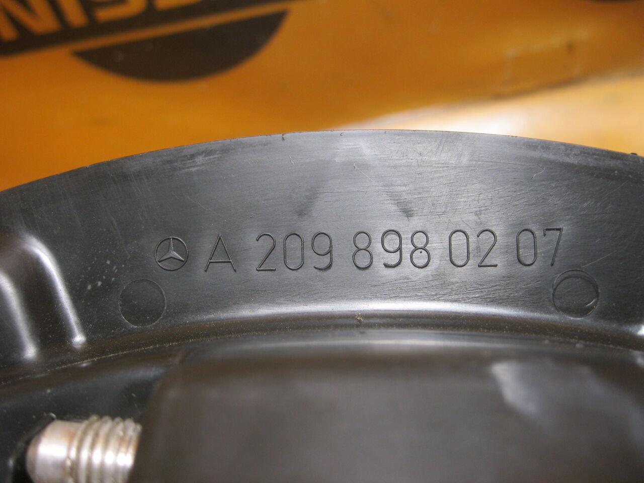 Б/У Кріплення запасного колеса докатки в підлозі багажника MERCEDES ...