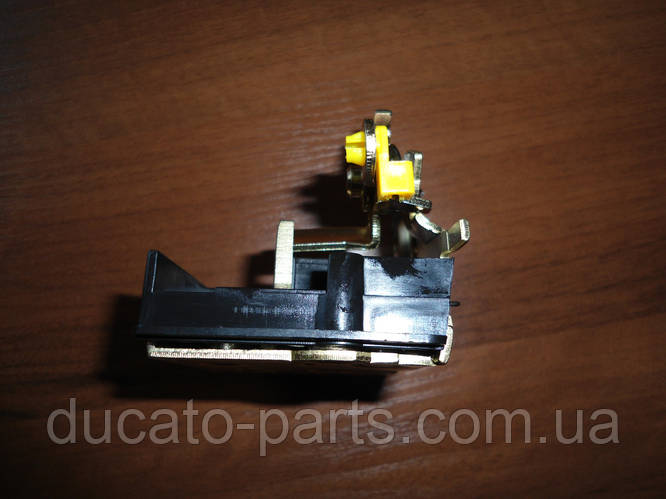 Замок боковой правой сдвижной двери Fiat Ducato 1339729080, 9138 C5 ...
