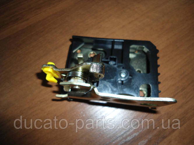 Замок боковой правой сдвижной двери Fiat Ducato 1339729080, 9138 C5 ...